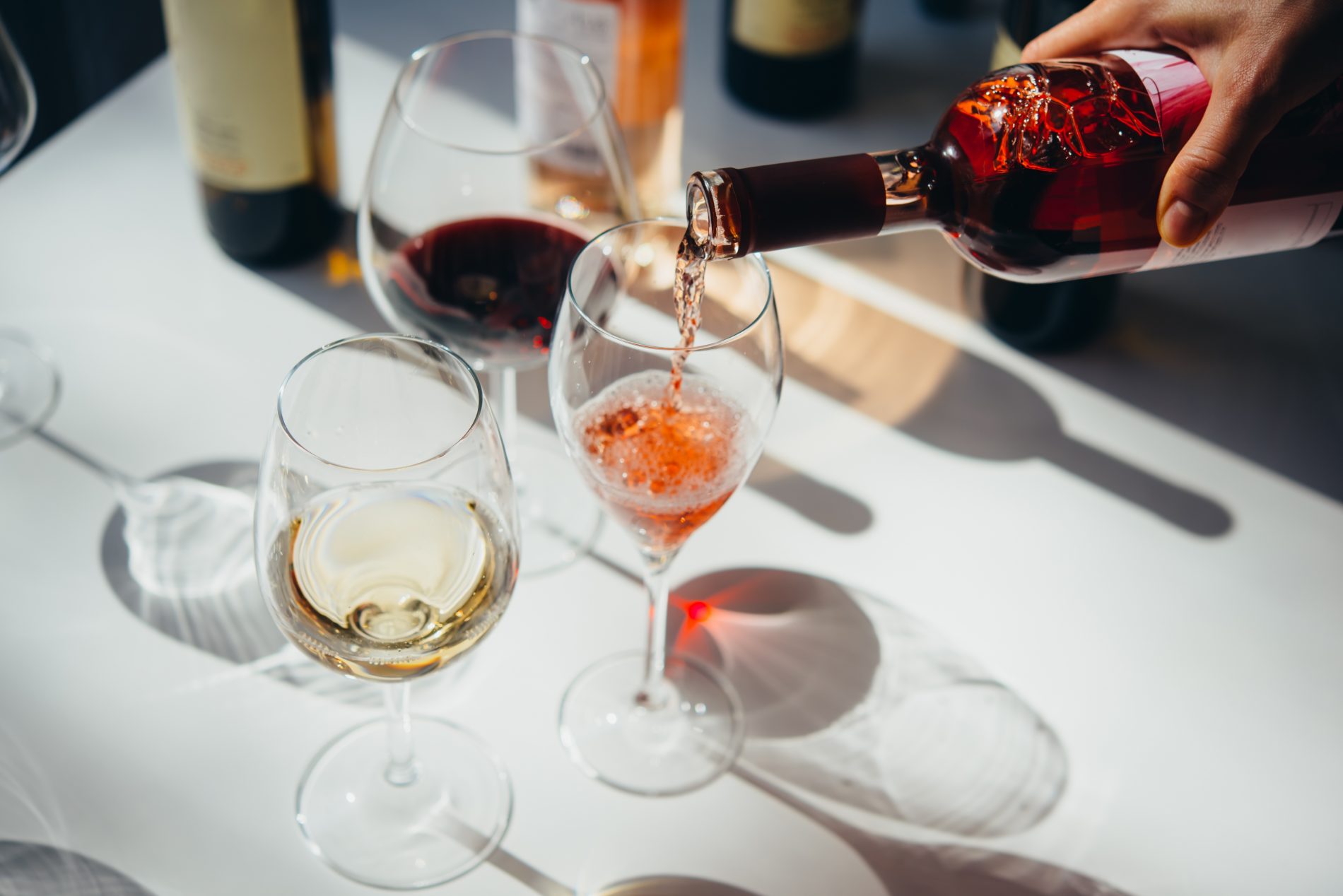 How to perfectly serve a good glass of Wine | hOn Smart Home